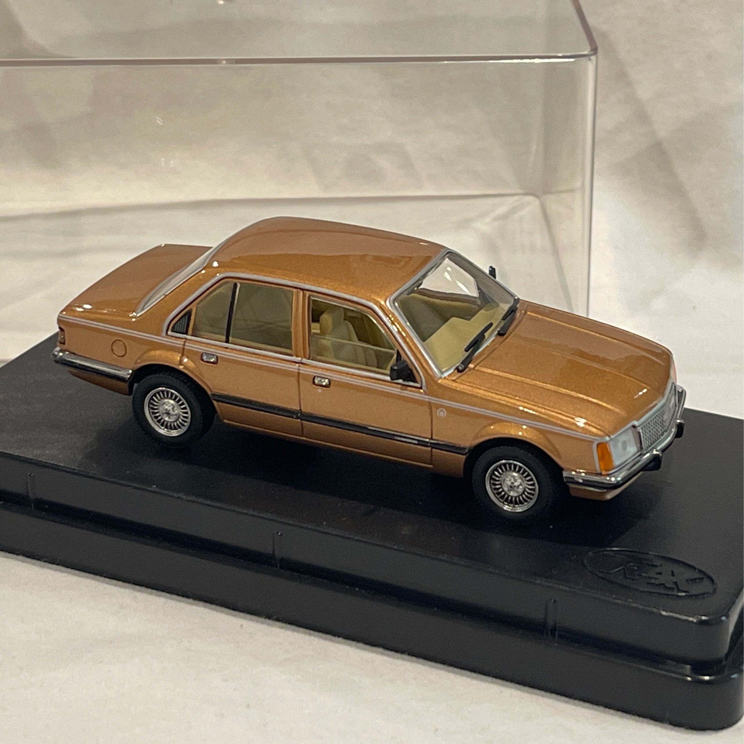 1:43 1981 HOLDEN VC Commodore L Sedan TRAX TR61C | Just Seconds ...